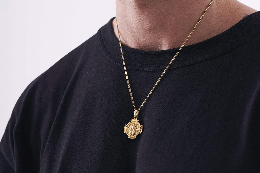 Figaro Chain: What Figaro Necklace Means? | Craftd