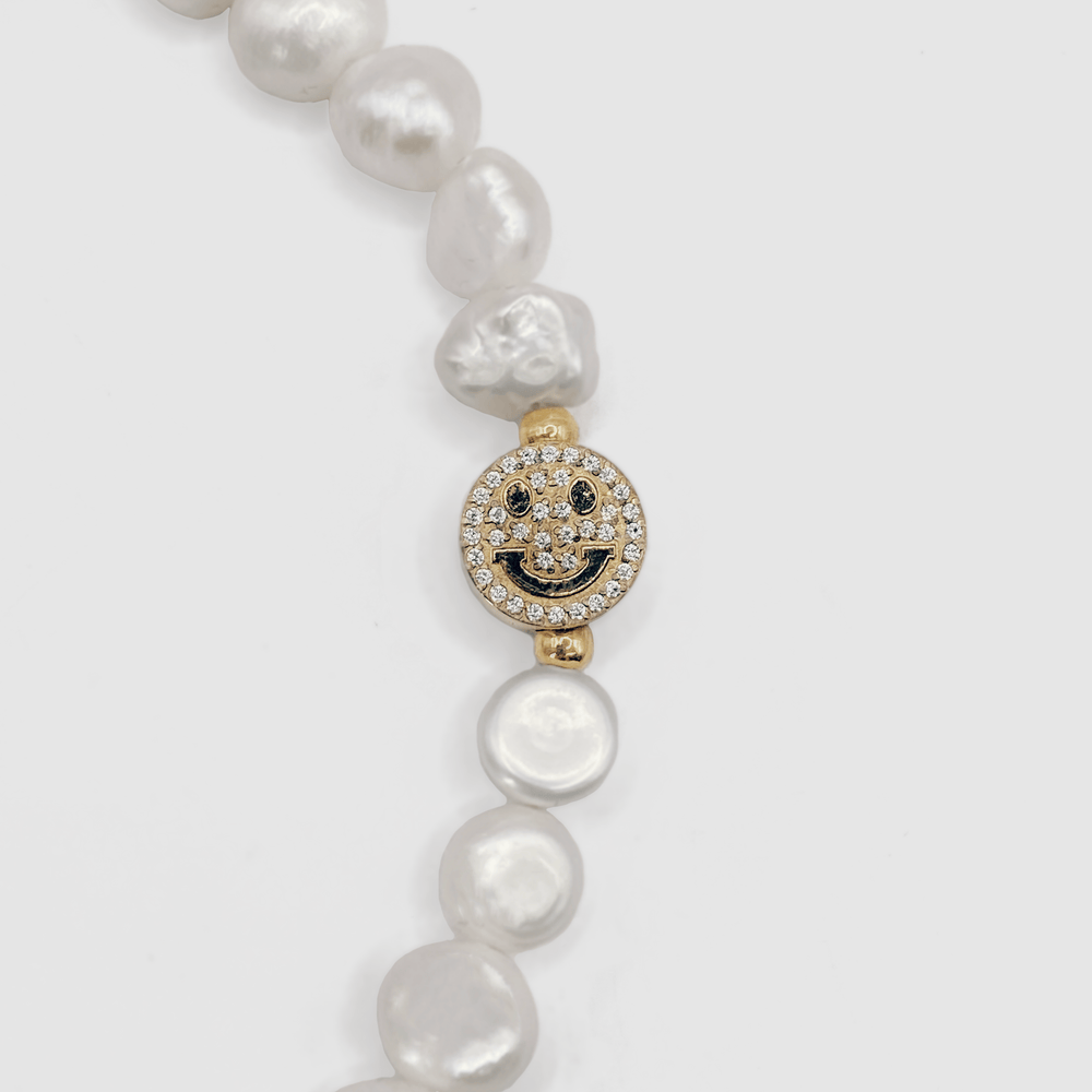 Men's Diamond Smiley Face Pearl Bracelet (Gold) | CRAFTD London