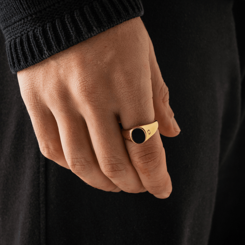 Men's Black Onyx Oval Stone Ring (18k Gold)